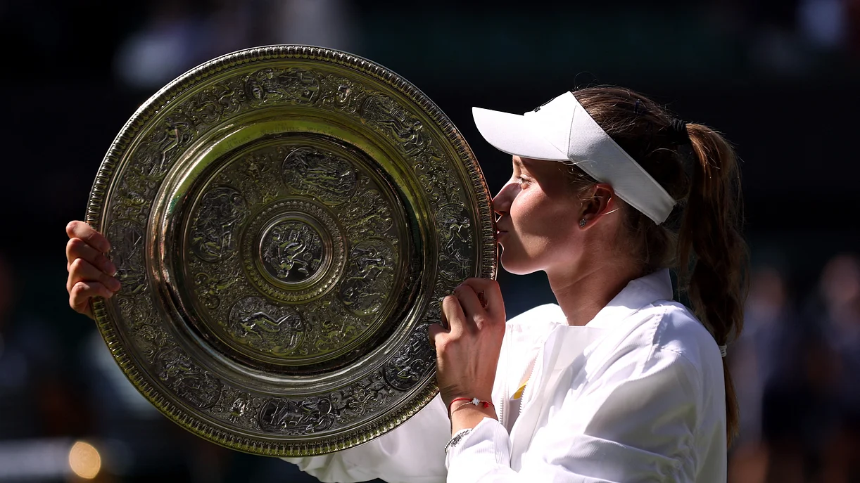Moscow-born Elena Rybakina beats Jabeur and wins Wimbledon title ...