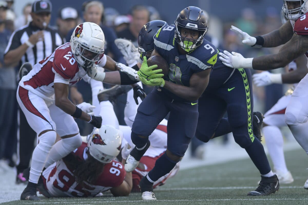 Seahawks Rookie Kenneth Walker Shines in Debut NFL Start - SportPaedia